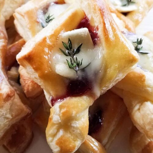 Video Tutorial: Easy Puff Pastry Raspberry Brie Tartlets - Trendgredient