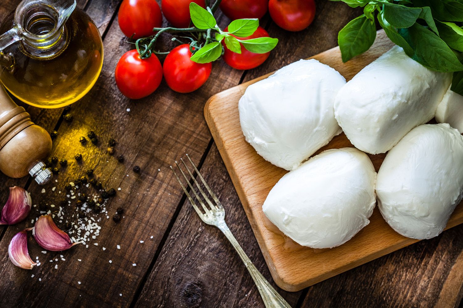 What is Burrata Cheese and How Do You Cook With It? (2025) - Trendgredient